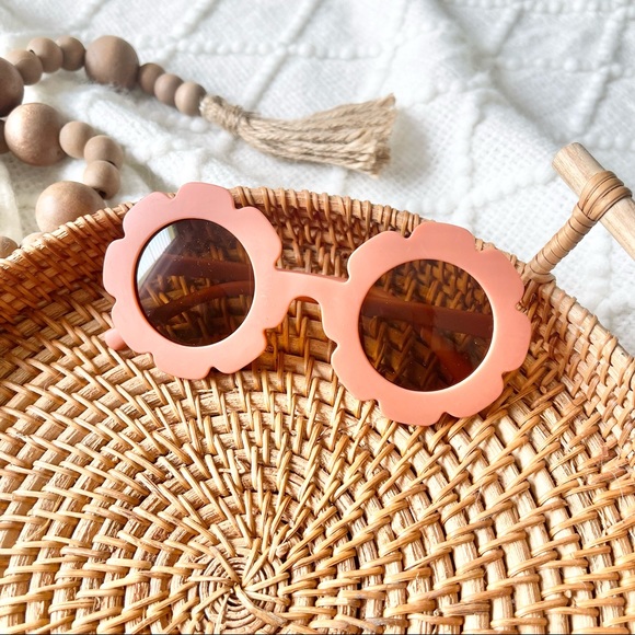 Accessories | Kids Retro Boho Flower Frame Round Aesthetic Neutral ...